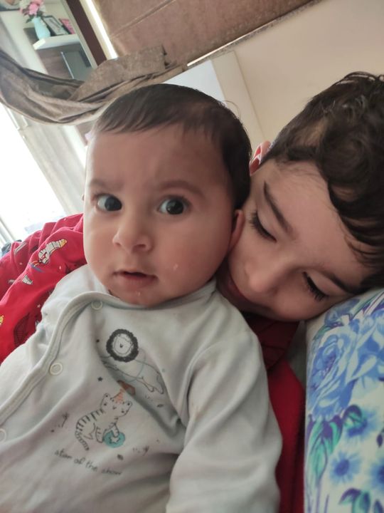 Can elder siblings be role models to younger ones?